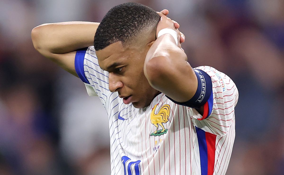 Kylian Mbappe risks losing France captaincy for good? Les Bleus star ...