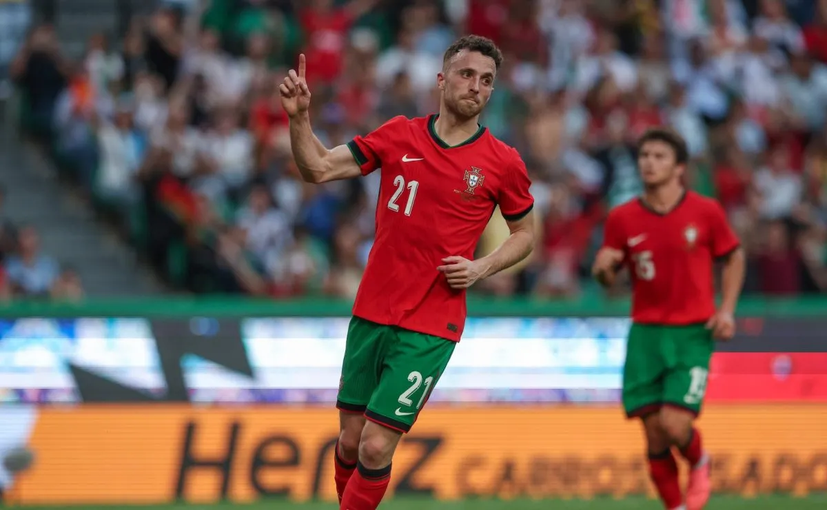 Liverpool star Diogo Jota dies at 28 in tragic car accident - World ...
