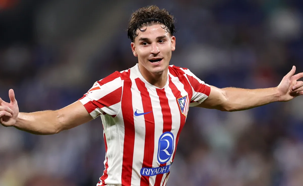 Atletico Madrid hit with concerning Julian Alvarez injury update ahead ...