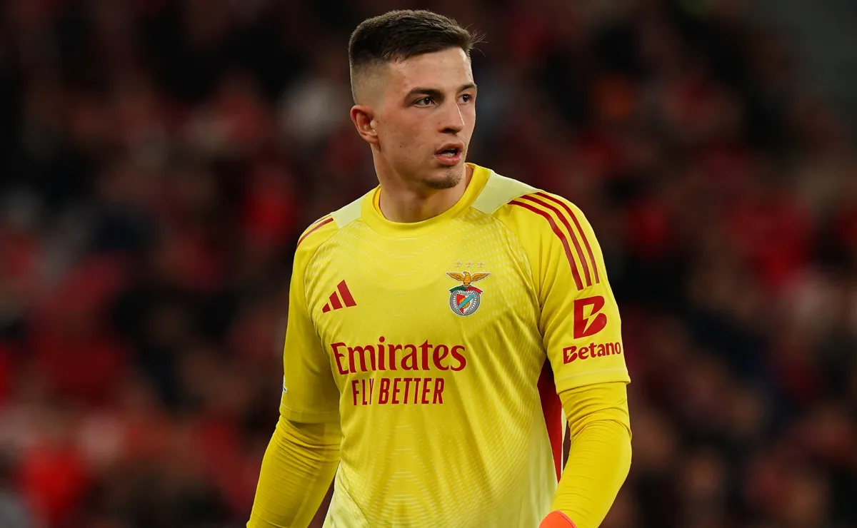 Video: Benfica keeper Anatoliy Trubin scores last-second header to ...